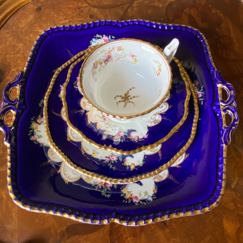 Coalport Part Tea Service, Comprising six Cups, six Saucers, six Plates ...